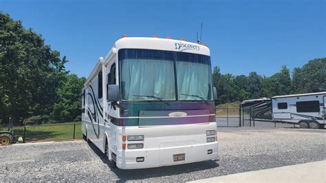 2001 Fleetwood Discovery 37u