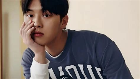 Ceroboh Choi Hyun Wook Terciduk Memposting Dirinya Yang Sedang Telanjang Warta Lombok