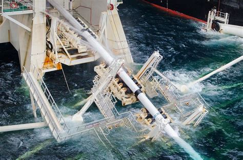 Германия назвала верхом наглости угрозы США Северному потоку 2