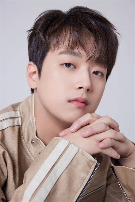 이찬원 1억 기부 소식추운 겨울 모두가 따뜻하길