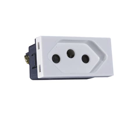 16a Slimline Socket Module Maple Leaf Electrical Supplies