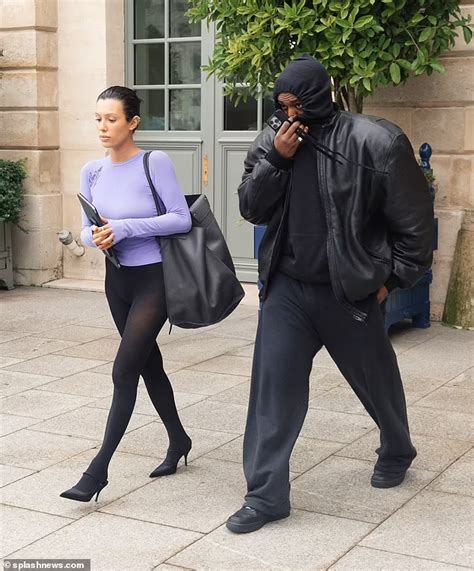 Just In Kanye Wests Wife Bianca Censori Leaves People Stunned As She