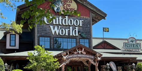 Naked Man Arrested For Diving Into Alabama Bass Pro Shop Aquarium