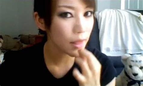 How To Trim Or Cut Your Own Side Bangs Hairstyling WonderHowTo