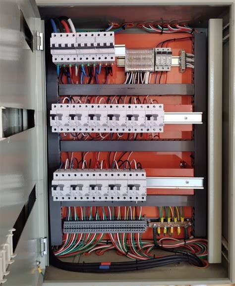Foto Tablero Eléctrico De Distribución De Casa Habitación De Fenix Spa
