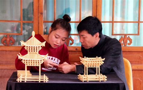 廊坊永清：秸秆扎刻技艺显神奇