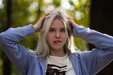 Lisa On Twitter Hello Guys I Am New To Twitter Https T Co F YpCwR UK Twitter