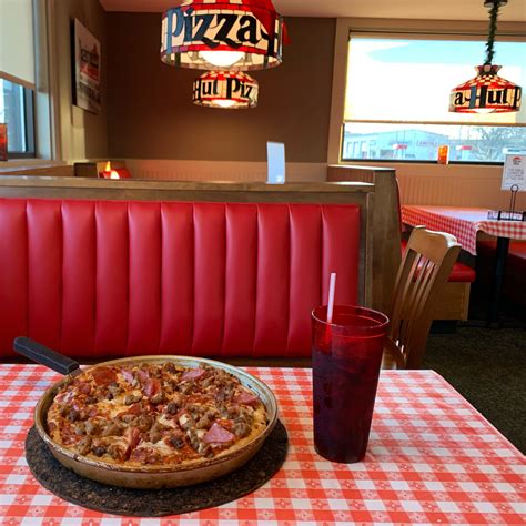 The Retrologists Guide To Pizza Hut Classics