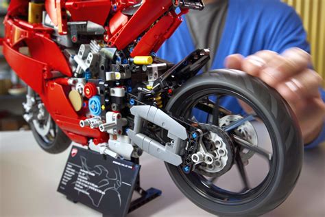 Lego Technic Ducati Panigale V4 S 2025