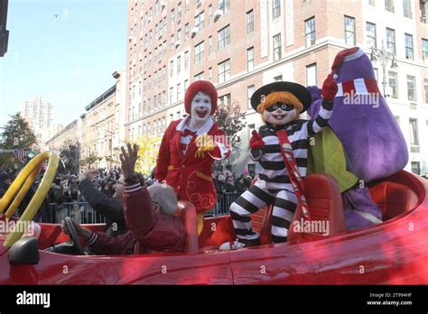 Macys Thanksgiving Day Parade 2023 Ronald Mcdonald Hi Res Stock
