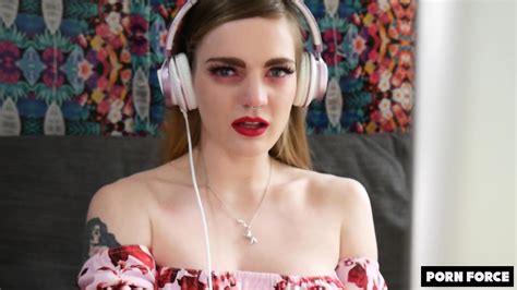 Carly Rae Summers Reacts To Cumshots Nutting Hard On Ho Eporner