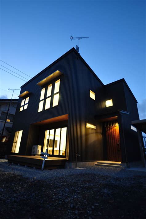 FUZZY ASH HOUSE 株リームスホーム