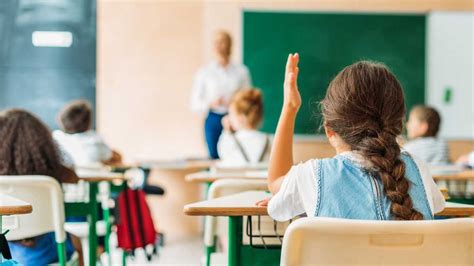 “У них була контузія” внаслідок обстрілу садочка в Станиці Луганській постраждали 2 працівники