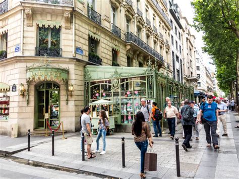 30개 이상의 Laduree 이미지 스톡 사진 그림 및 Royalty Free 이미지 Istock