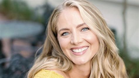 Travel Tales Podcast Meredith Hackwith Edwards