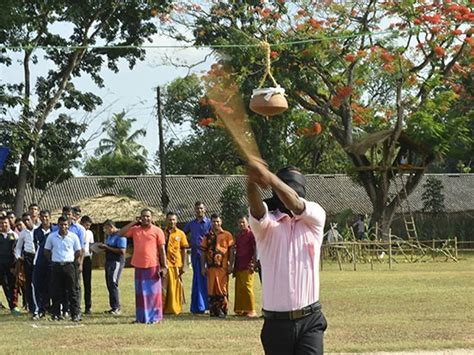“වාසනා මුට්ටිය බිඳීම සහ සගයට කිරි කැවීම” ලෙස ජන ක්‍රීඩා දෙකක නම් වෙනස් වූ හැටි Lnw Sinhala