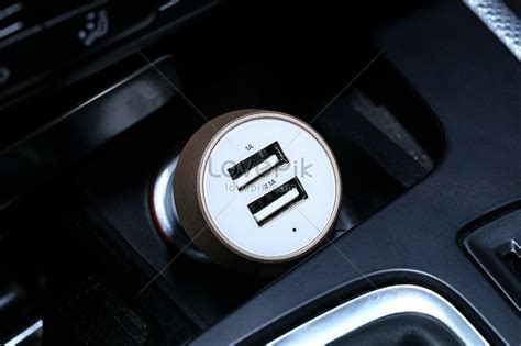 Usb 차량 충전기 사진 무료 다운로드 Lovepik