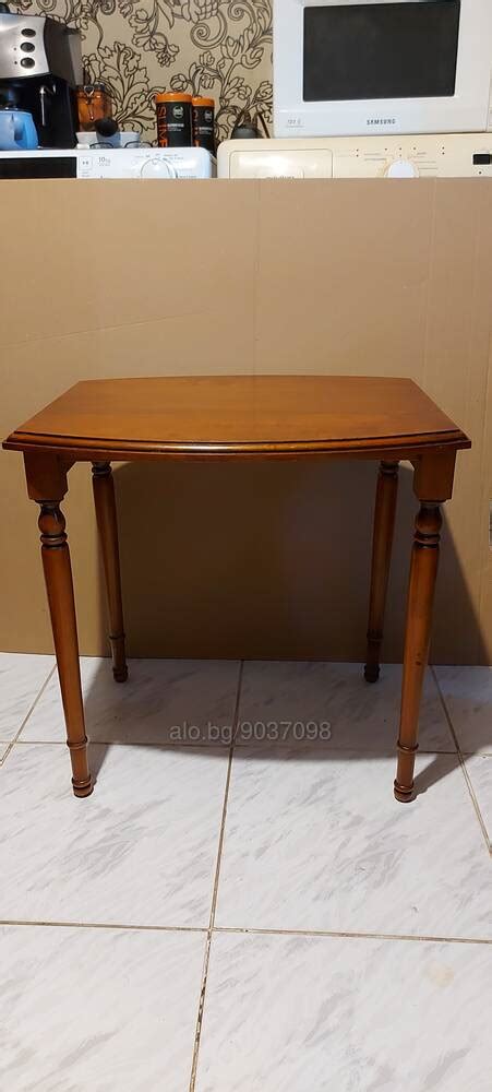 Колекционерска масичка Антиквариат Русе Красива малка дървена помощна масичка висока е