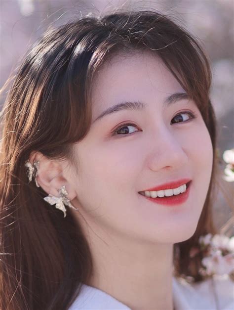 Zheng Wen Xin 鄭雯芯 Mydramalist