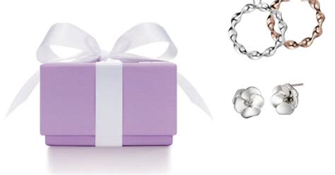 코스모스 졸업 선물 고민 축하 의미 담은 주얼리 선물 어때요