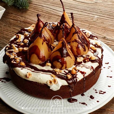 طرز تهیه کیک گلابی شکلاتی؛ یک ترکیب بی‌نظیر بیسکوپدیا