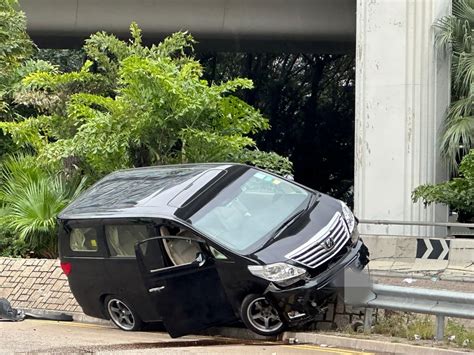 香港紅磡私家車撞壆 男司機不治 社會 香港中通社