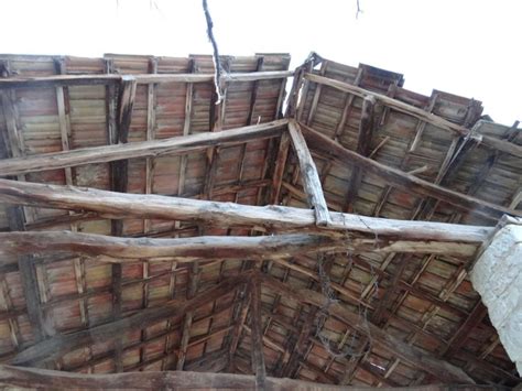 Откраднаха гредите на къща в Тошевци