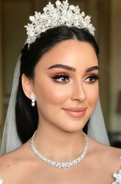 20 Wedding Makeup Looks For Brunettes Soft Neutral Bridal Makeup Look Wedding Makeup For