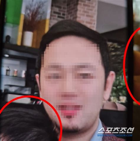 Sc이슈 이영돈 어깨에 누구이혼 황정음 힌트를 맞혀라 네티즌 수사대 출동 네이트 연예