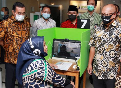 Layanan Lapak Asik Bpjamsostek Antara Foto