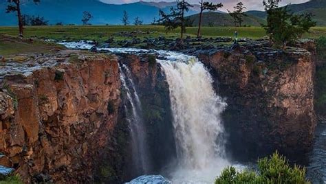 Хар хорин Төвхөн хийд Улаан цутгалангийн аялал Монгол Аялал