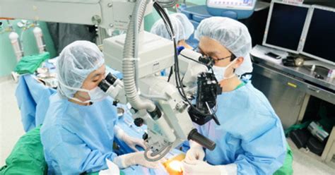 춘천성심병원 황호식 교수 각막이식수술 성공