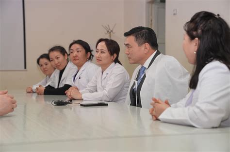 Нийслэлийн лабораторид жилд дунджаар 8000 хүнсний дээж шинжилдэг Hunnu Mn