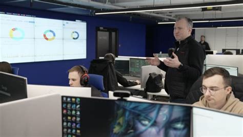 우크라이나 전쟁 모호해진 불법의 경계 우크라이나 전쟁이 바꿔놓은 사이버 전쟁의 양상 Bbc News 코리아