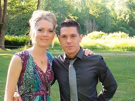 Alexia Daval Le Mari Dévasté De Chagrin était Lassasin Public