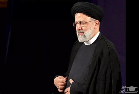 عکس نگاهی به تصویری زیرخاکی از جوانی شهید سید ابراهیم رئیسی با لباس شخصی