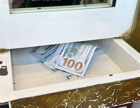 5 тисяч доларів за переправлення ухилянтів за кордон львівянину