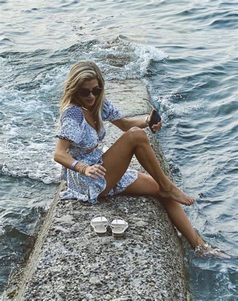 Naomie Olindo Feet