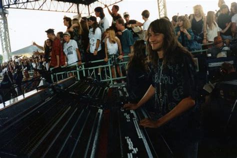 Live On Ten Legs Brett Eliason And Pearl Jam — Audiotechnology