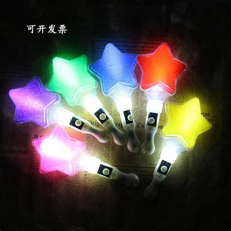 อุปกรณ์ประกอบฉากในคอนเสิร์ตเปล่งแสงแท่งเรืองแสงแท่งระยิบระยับแท่งเงินหลากสีแท่งเรืองแสงอุปกรณ์