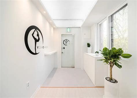 화이트톤 깔끔하고 모던한 27평 요가학원 인테리어 강남구 논현동
