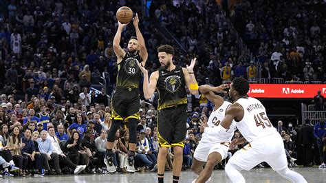 커리 2경기 연속 40득점 이상nba 골든스테이트 시즌 첫 2연승