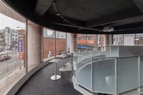 미니멀한 모던하고 고급스러운 60평 로스터리 카페인테리어 종로구 명륜