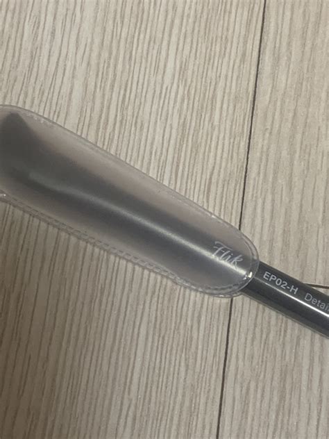 브러쉬로 하니깐 발색도 잘 되고 헤어라인 꼼꼼하게 채우기 좋아요