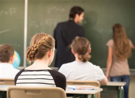 ΥΠΟΥΡΓΕΙΟ ΠΑΙΔΕΙΑΣ ΘΡΗΣΚΕΥΜΑΤΩΝ And ΑΘΛΗΤΙΣΜΟΥ 04 03 25 Προσλήψεις 434 εκπαιδευτικών Αβάθμιας