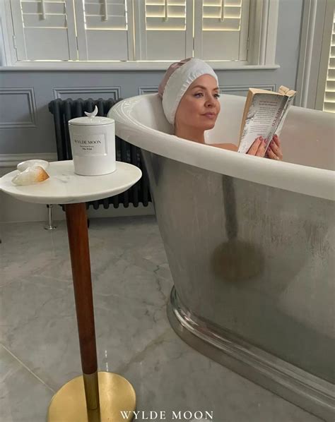 Holly Willoughby Strips Naked As She Sends Fans Wild With Intimate Bath