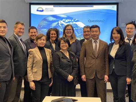 Бүх нийтийн эрх зүйн боловсролыг дээшлүүлэх хөтөлбөрийн хүрээнд Канадад