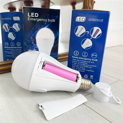 Світлодіодна лампа Led E27 20w з акумулятором