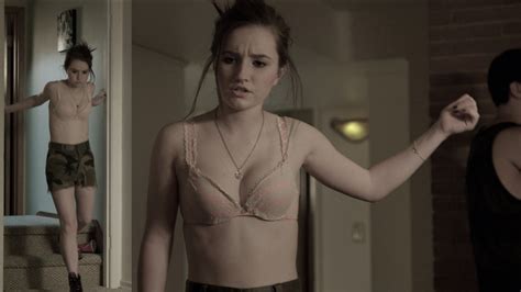 Kaitlyn Dever Nude Pics Page 1