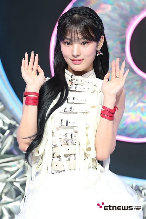 포토 지니 인형이 따로없네 전자신문